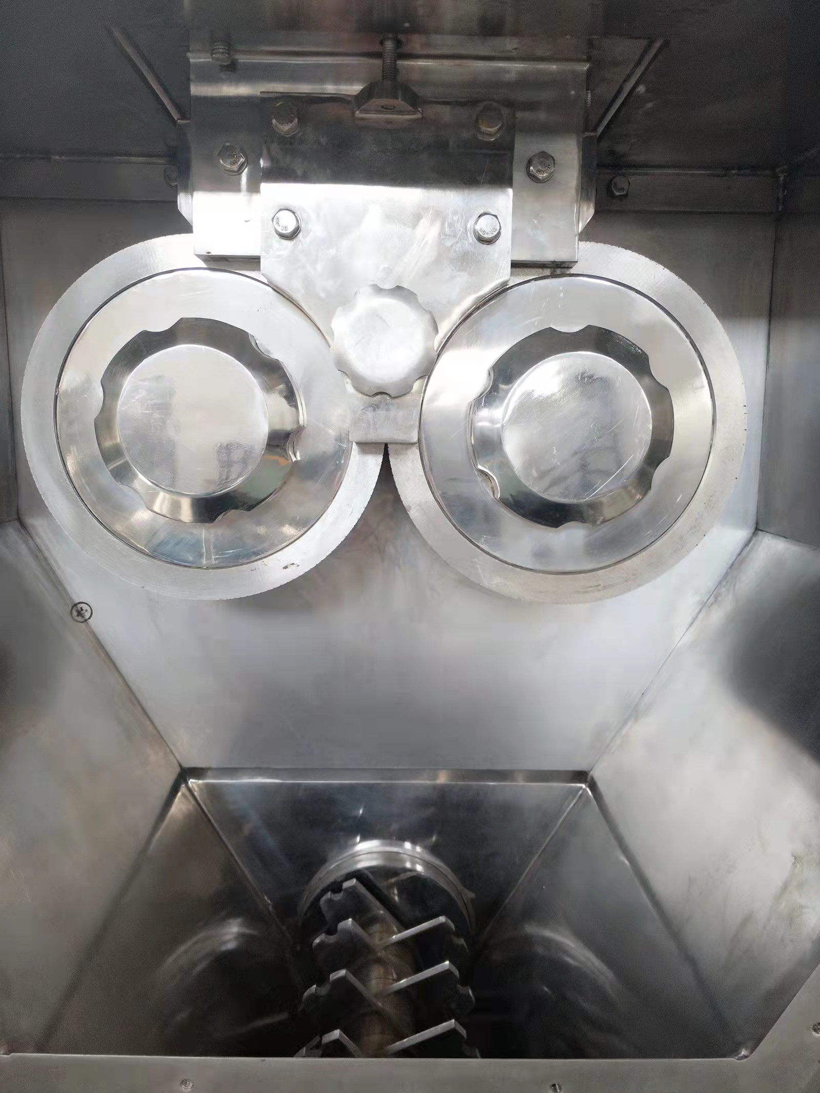 Environment-friendly and clean dry granulator - Buy Product on Shanghai ...